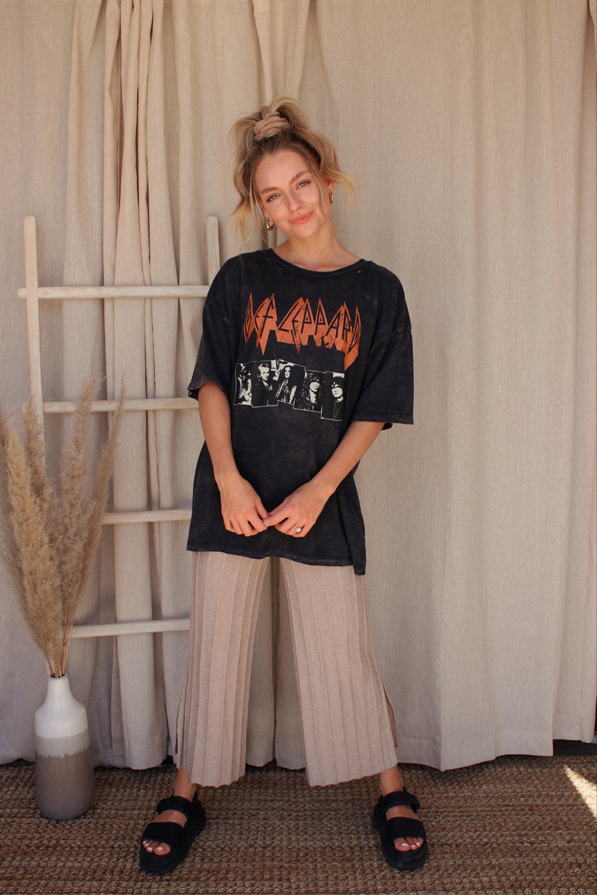 Backstage Tee – Dott & Arrow